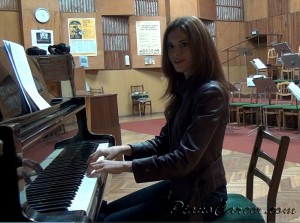 Learn Proper Piano Posture • Watch Piano Ergonomics Explained